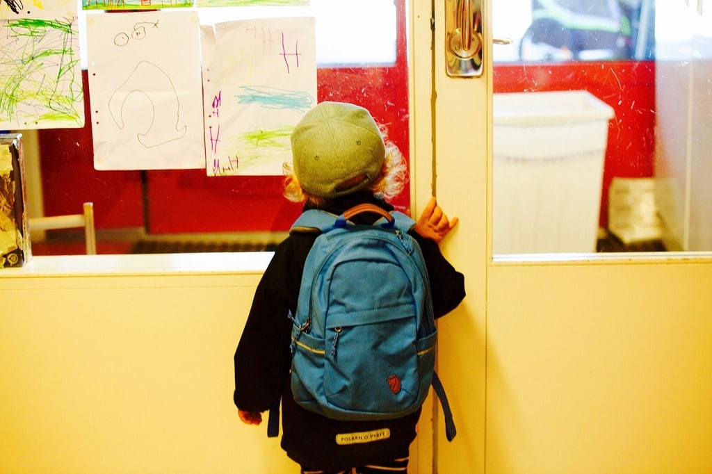 Comment identifier les affaires de son enfant avec un tampon pour ... Comment identifier les affaires de son enfant avec un tampon pour ...
